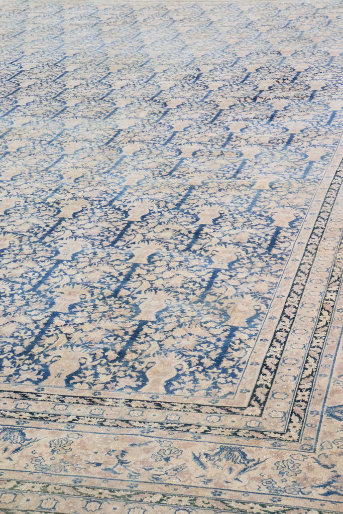 Vintage Agra Handwoven Traditional Rug | Landry & Arcari